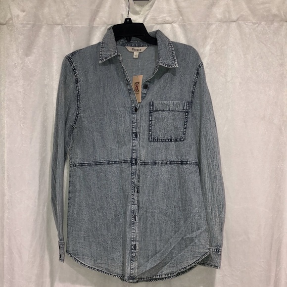 Decree | Tops | Nwt Light Blue Jean Button Down | Poshmark